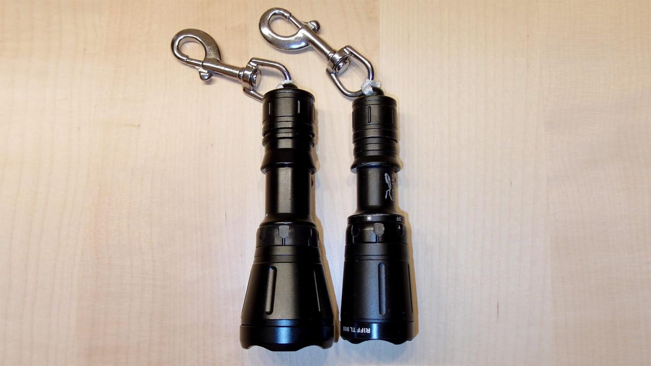 Boltsnap an der Backup-Lampe befestigen - BerlinTaucher.de